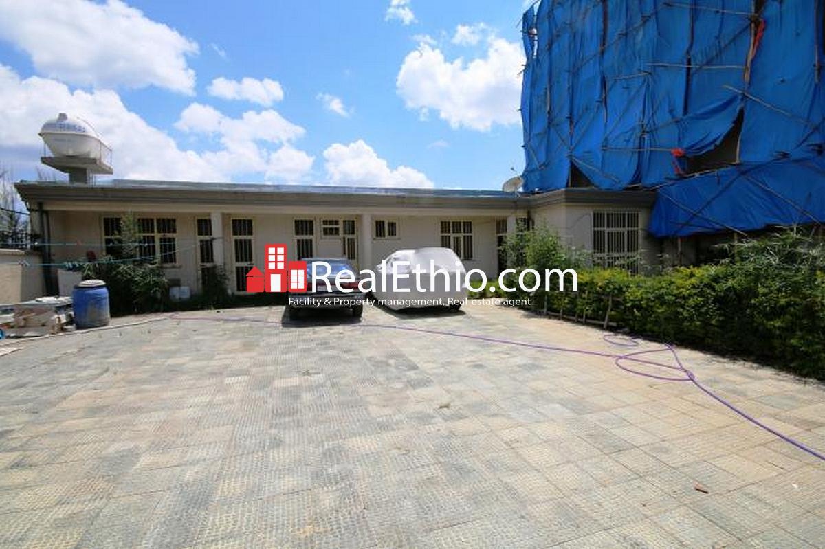 Summit corner house for sale in Addis Ababa - 30M Birr