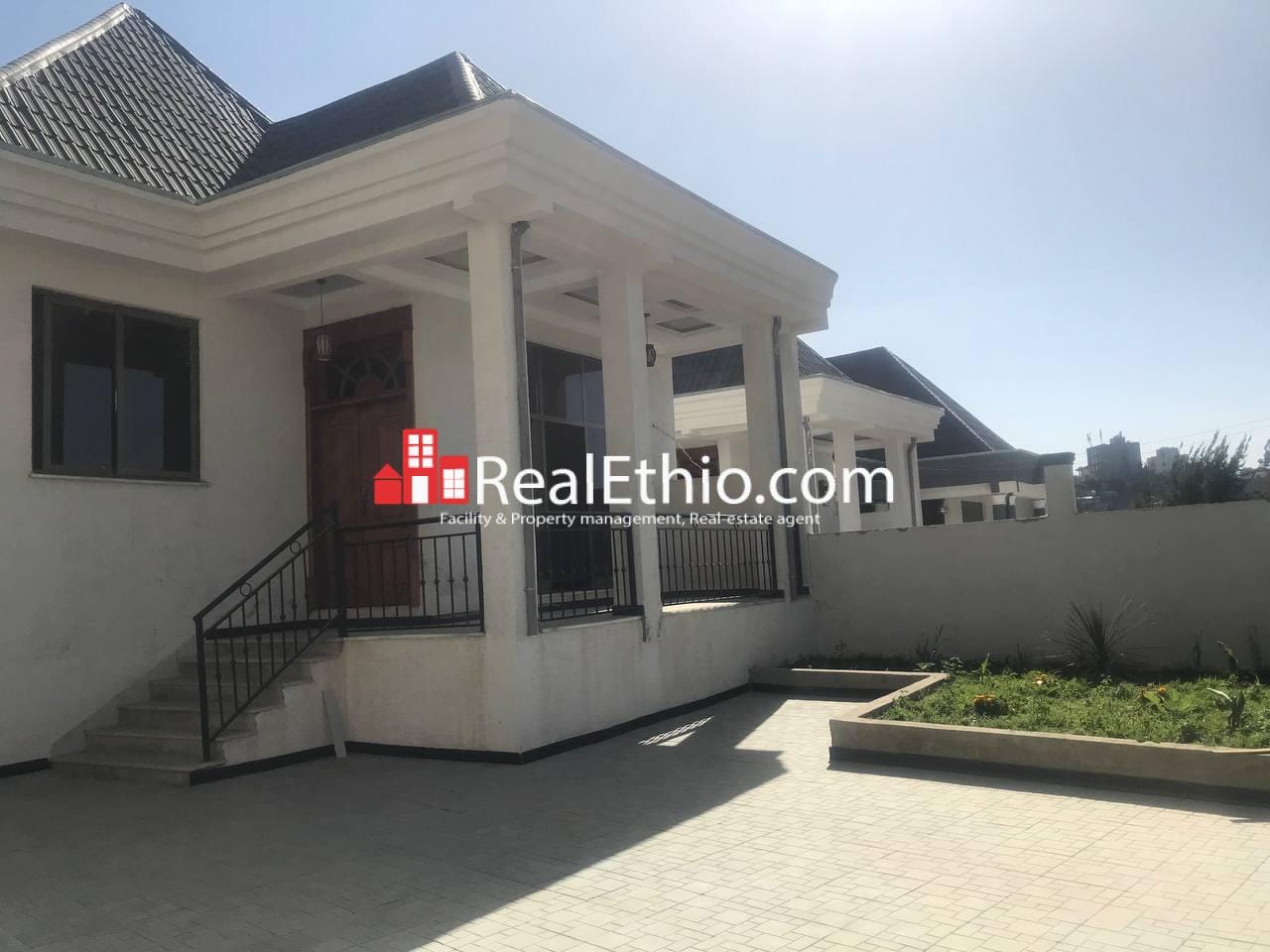 Yerer 4 Bedrooms House for Sale in Addis Ababa - 25M Birr
