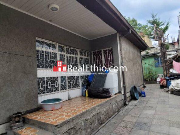 Saris Bihere Tsige, 7 rooms old house for sale, 234 meter square, Addis ...