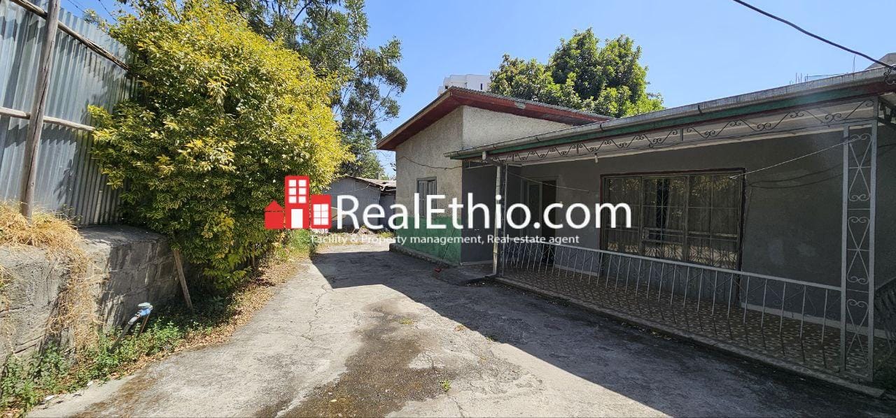 Kebena Signal By Misrak Atekalay in Addis Ababa: 2BR House